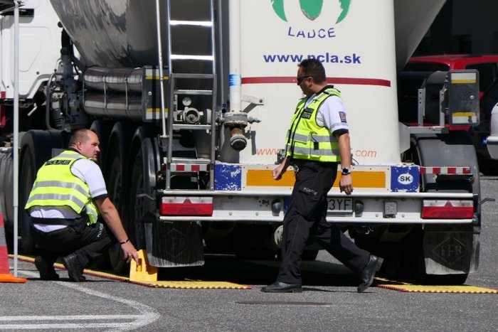 Česi zaviedli na hraniciach so Slovenskom VEĽKÉ KONTROLY: Posvietia si aj na vlaky