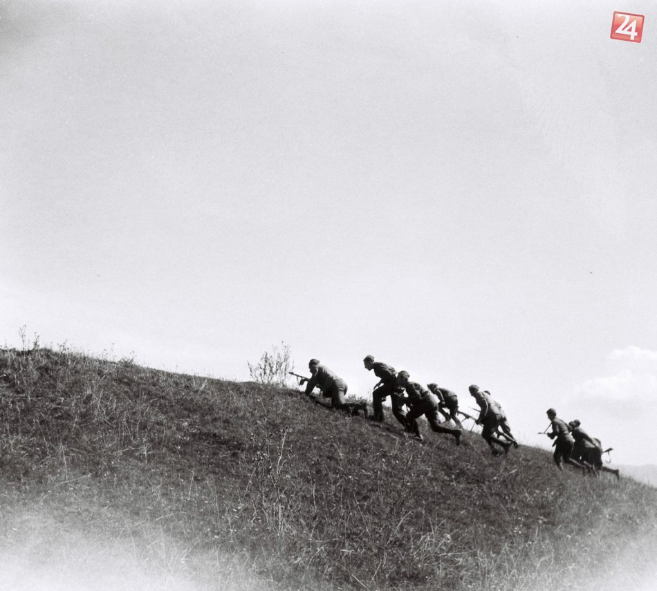 Dobové fotografie zachytávajú partizánov počas SNP